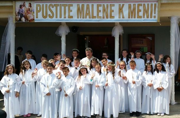 Brnaze: Podijeljen sakrament Prve svete pričesti - FERATA