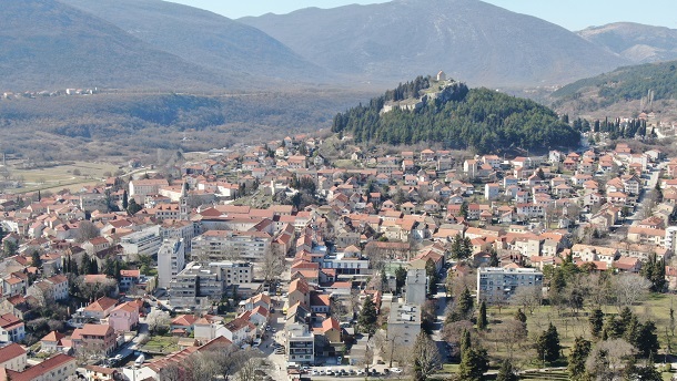 Sinj među 28 hrvatskih gradova u kojima su žene voditeljice svih ...