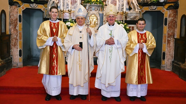 Don Antonio Vučković zaređen za đakona u katedrali sv. Vida u Rijeci ...