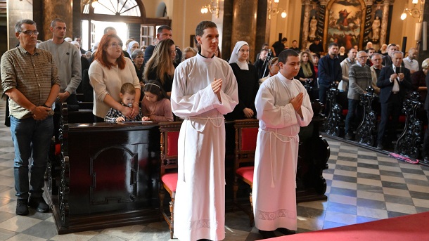 Don Antonio Vučković zaređen za đakona u katedrali sv. Vida u Rijeci ...