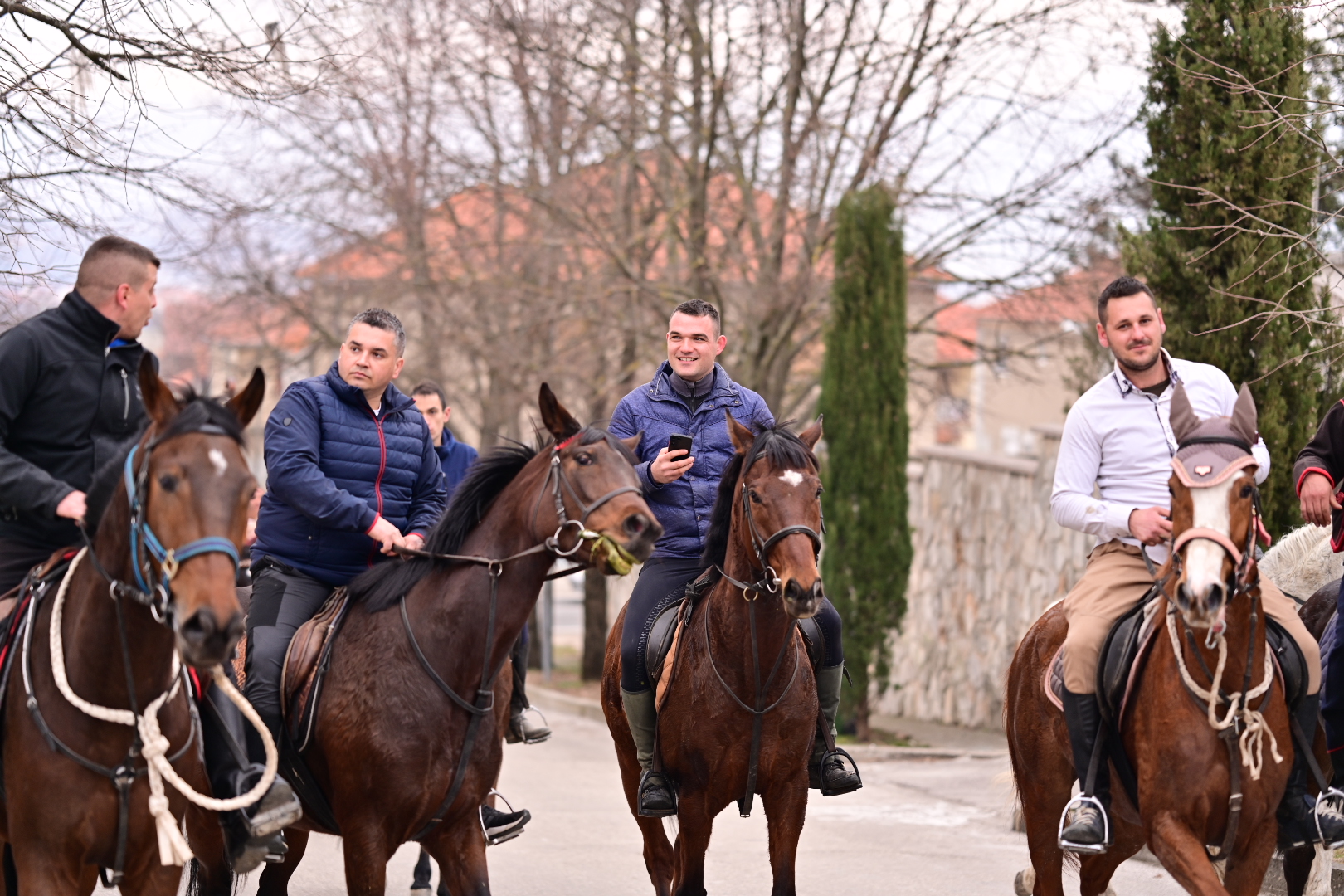 Roko Pavlinušić i Pokladno jahanje kroz Brnaze - FERATA - FERATA
