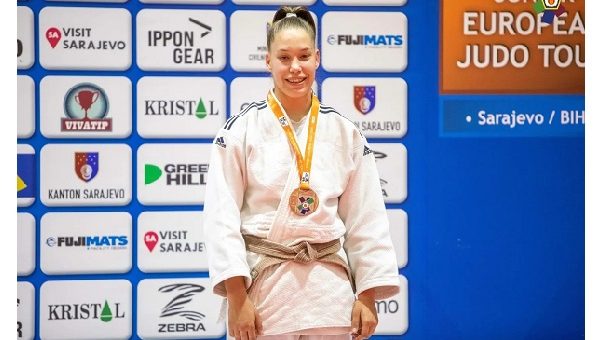 Nina Simić brončana na Juniorskom europskom kupu u Sarajevu! - FERATA ...