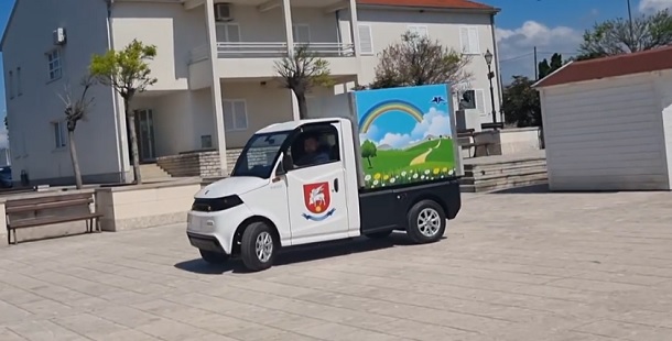 Općina Otok dobila električno komunalno vozilo - FERATA - FERATA
