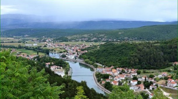 Grad Trilj: Podjela božićnica u razdoblju od 11.12. do 21.12.2023. - FERATA