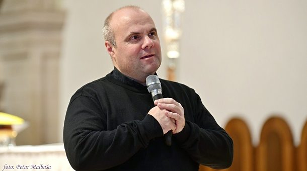 Don Damir Stojić predvodio adventsku duhovnu obnovu - FERATA - FERATA
