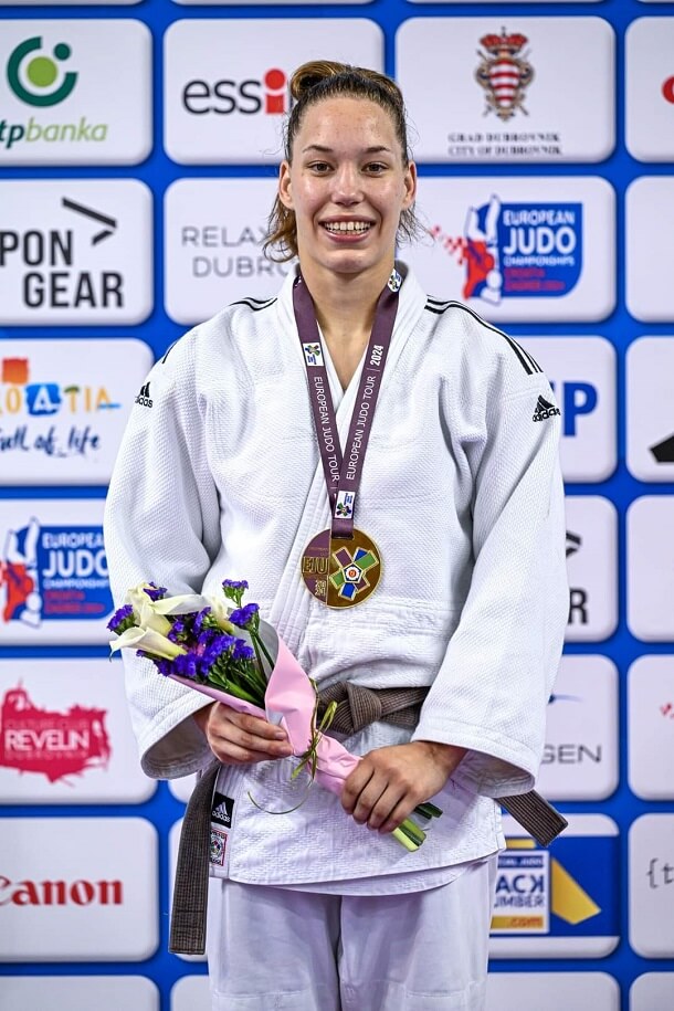 Nina Simić zlatna na Europskom seniorskom kupu u Dubrovniku! - FERATA ...
