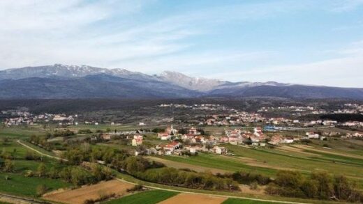 Općina Otok potpisala ugovore sa Splitsko-dalmatinskom županijom za ...
