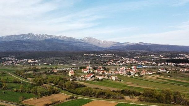 Općina Otok potpisala ugovore sa Splitsko-dalmatinskom županijom za ...