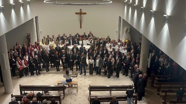 Brnaze: Održan koncert crkvenih zborova koji je dotaknuo svako srce ...